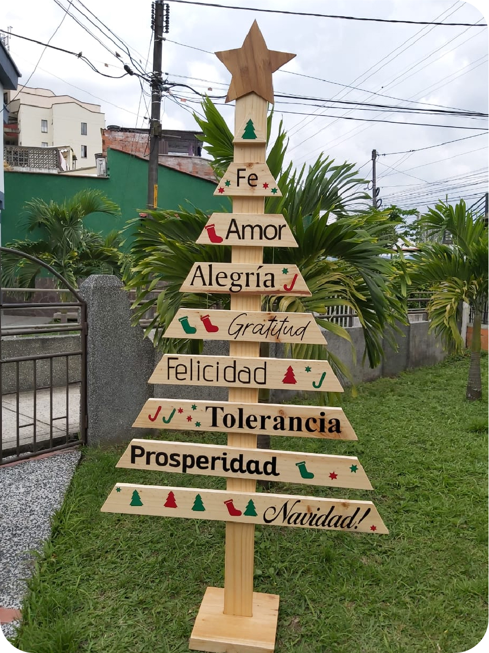 Arbolito de Navidad para exteriores - A mí madera - Decoraciones